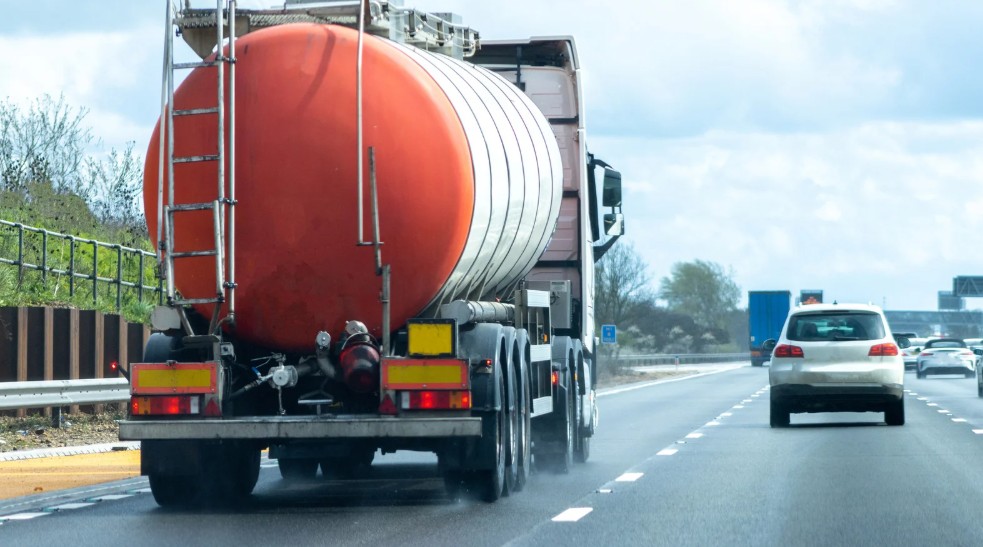 What Helps to Reduce Traffic Bunching on a Motorway? - The Business View