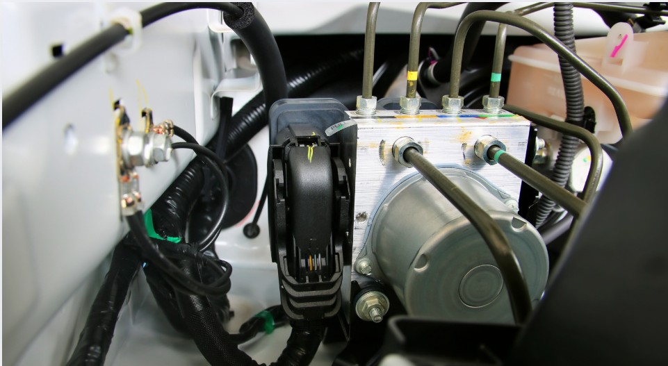 What Should You Do if Your Anti Lock Brakes Warning Light Stays On ...