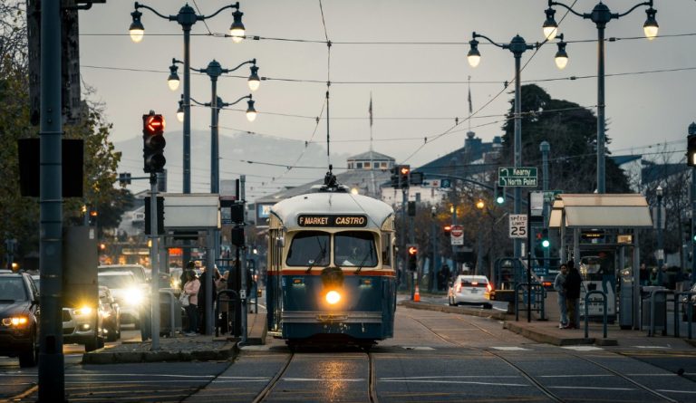 Who Should Obey Diamond Shaped Traffic Signs in the UK? - The Business View