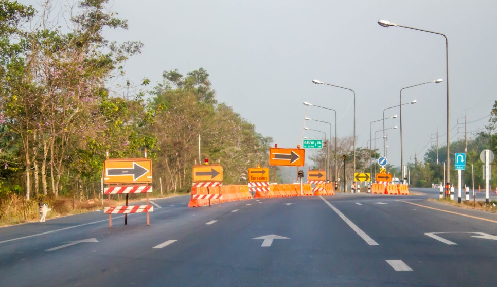 What Would You Expect to Find at a Contraflow System on a Motorway ...