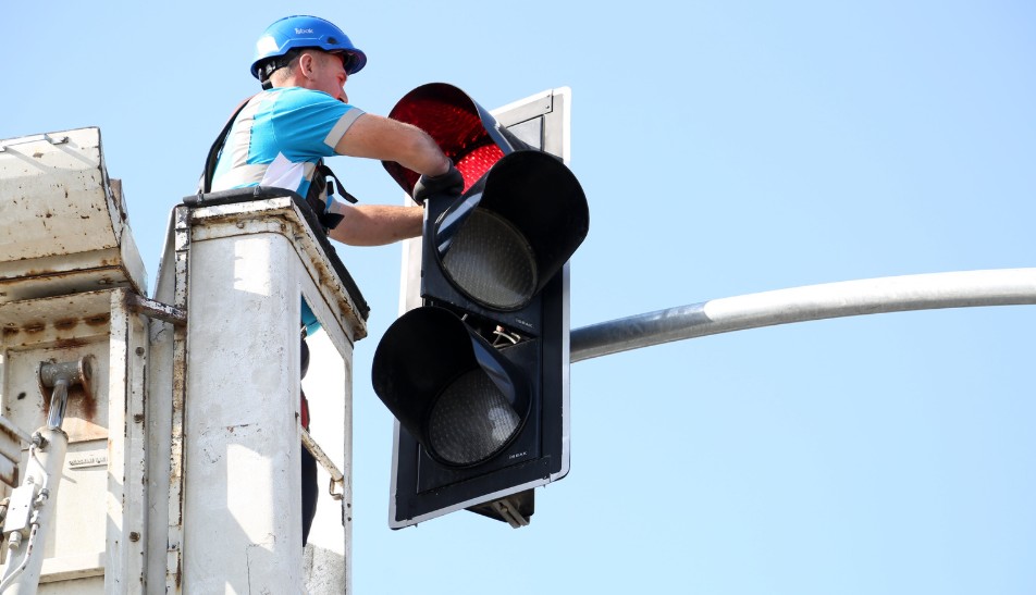 How to Report Traffic Lights Not Working in the UK? - The Business View