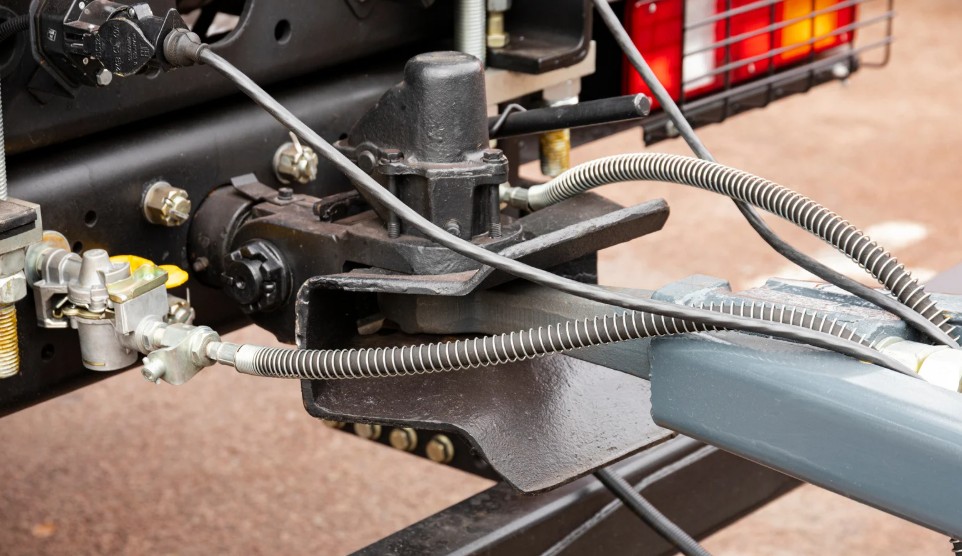 What Safety Device Must Be Fitted to a Trailer? - The Business View