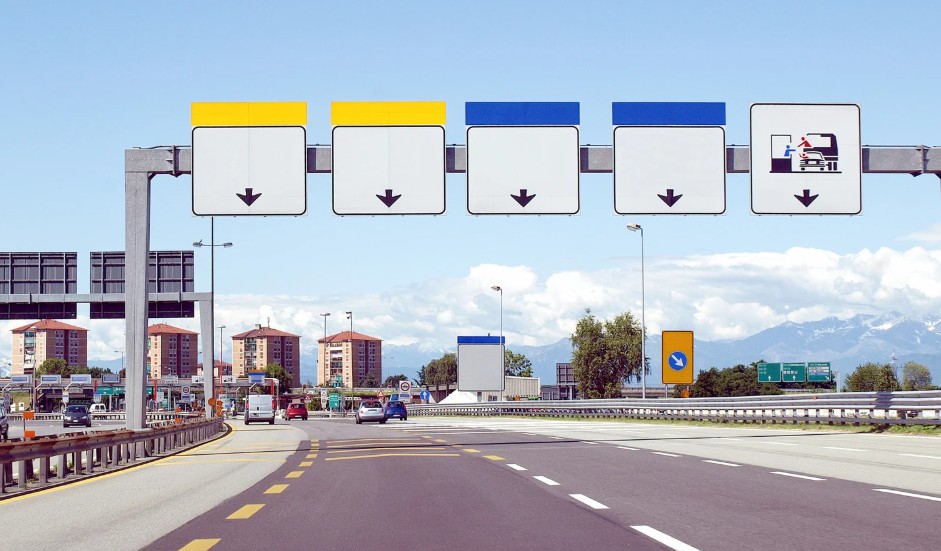 Which Vehicles Are Prohibited from Using the Motorway in the UK? - The ...