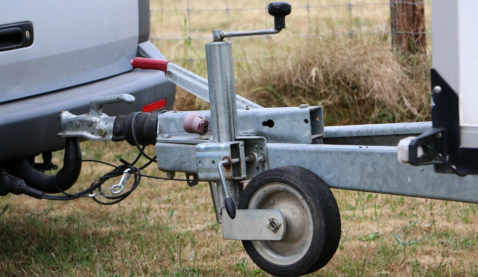 What Safety Device Must Be Fitted to a Trailer? - The Business View